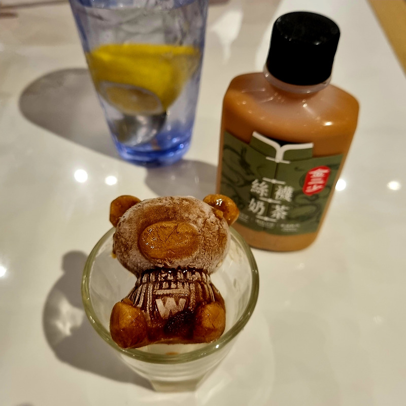 [홍콩] 셋째 날(1) : 밥 먹고 산책하고 카페가기 (MASTER CONGEE, KAM YEE SIU CAFE, 제니베이커리 ...