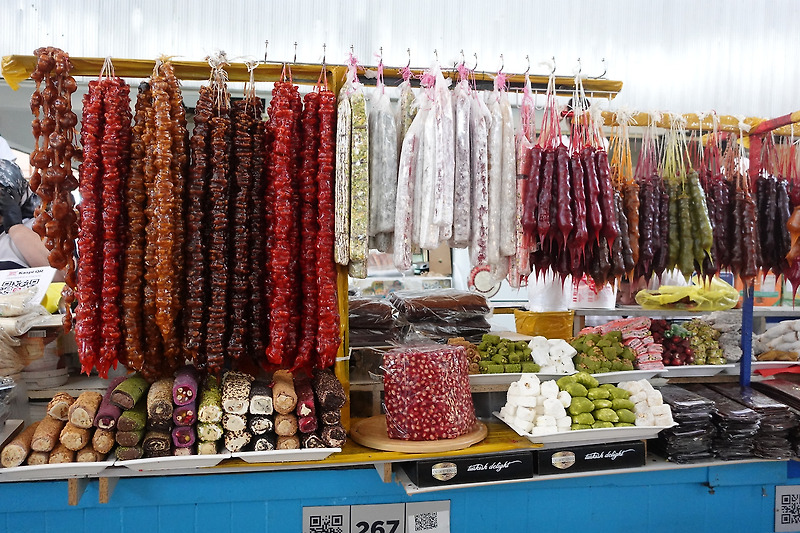 알마티 질뇨늬 바자르 (Zelyony Bazaar) / 그 나라를 알려면 전통시장을 가라