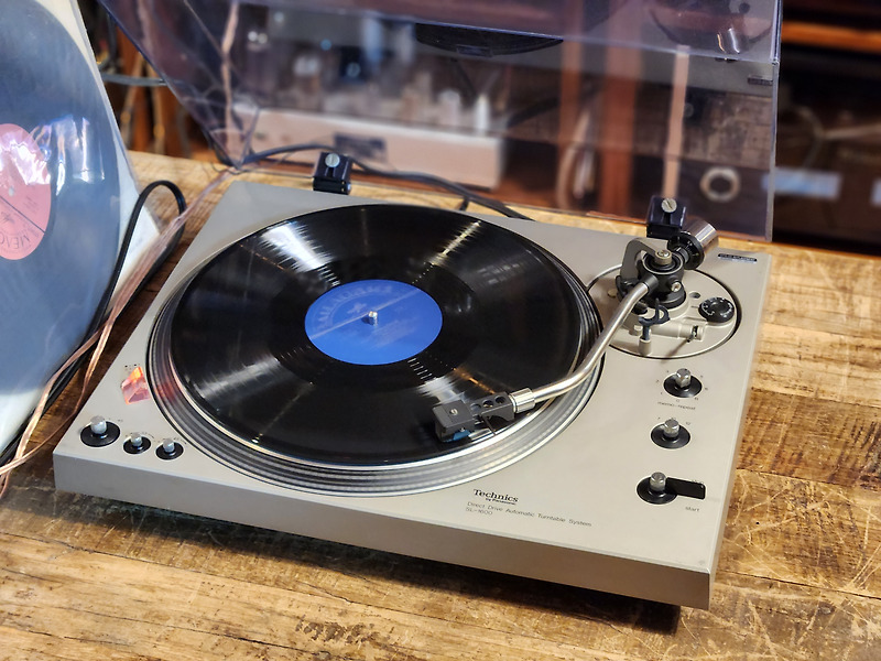 Technics 테크닉스 사의 SL-1600 풀오토메틱 턴테이블 입니다 -220V A급-(Stock-out)