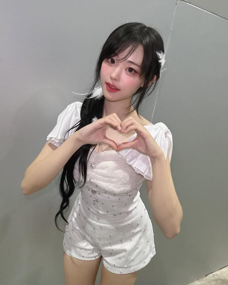 QWER 히나 AAA 2024 인스타 사진들 ️