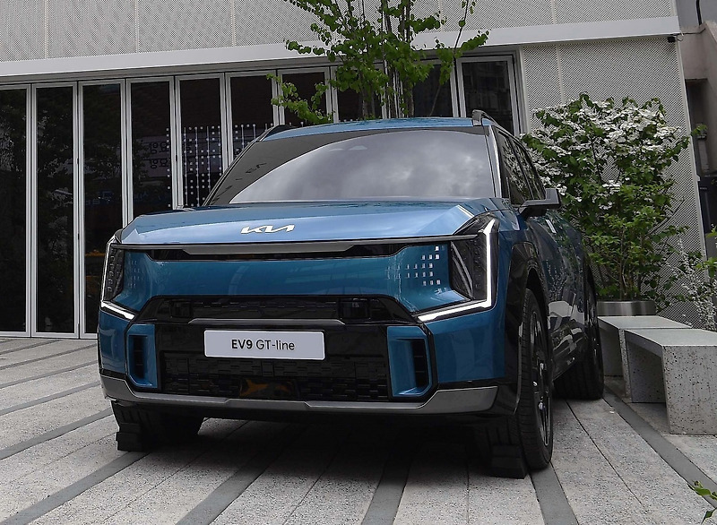 '북미서도 엄지 척!'...기아 EV9, "혁신적 상품성·디자인을 모두 갖춘 차"