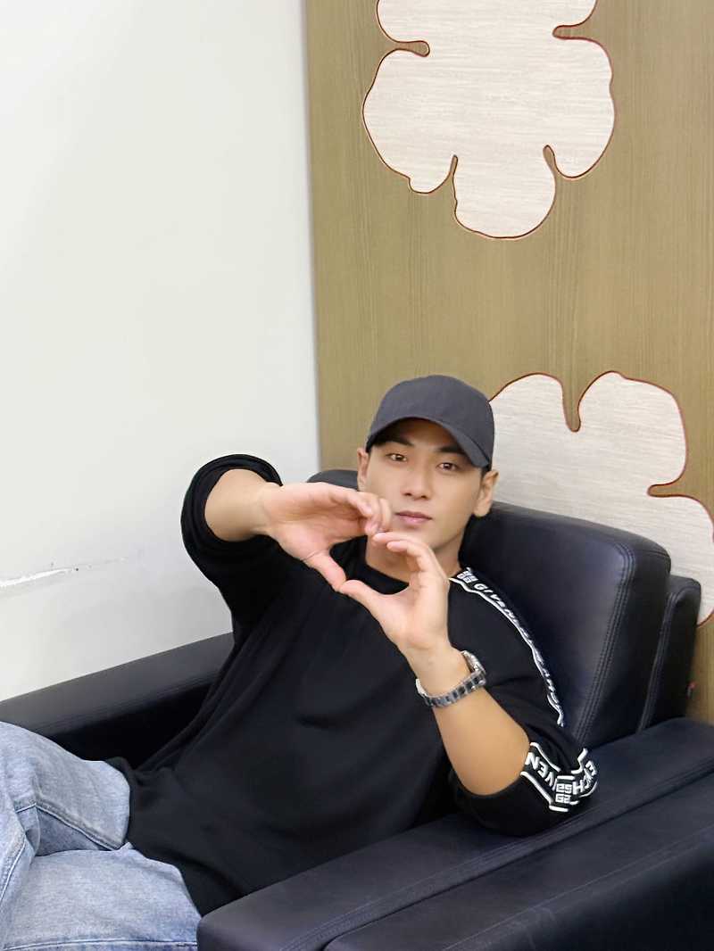 BAEK UP :: 241010 오늘의 백호