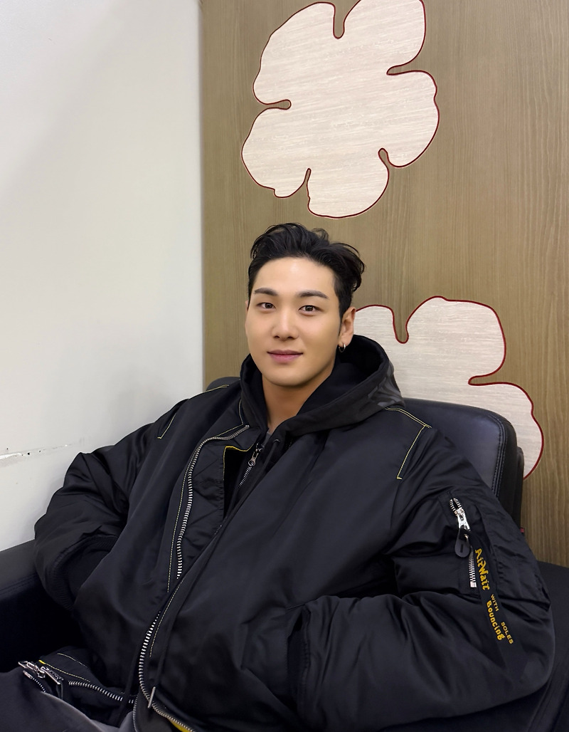 BAEK UP :: 241121 오늘의 백호