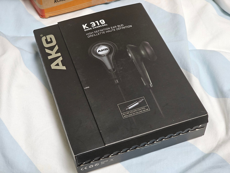 AKG K319
