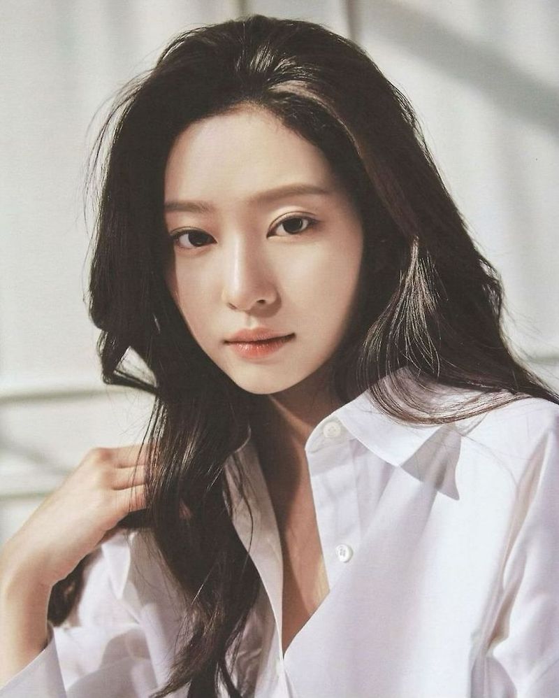 Kim MinJoo New Photoshoot 7 Images | KpopCelebs