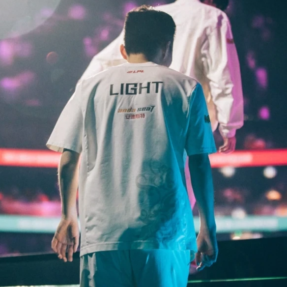 WBG.Light――긴 발걸음