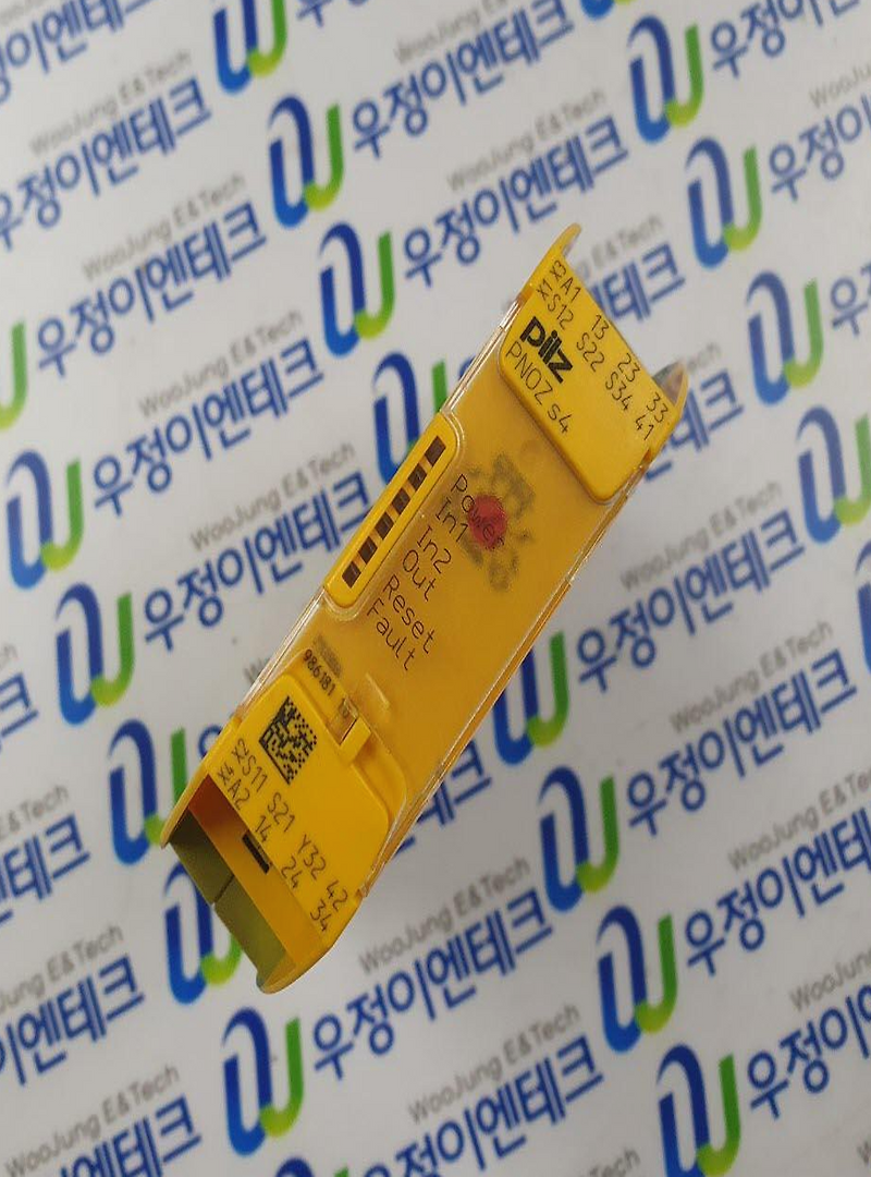 Pilz PNOZ Stop Safety Relay / PNOZ s4 C 24VDC