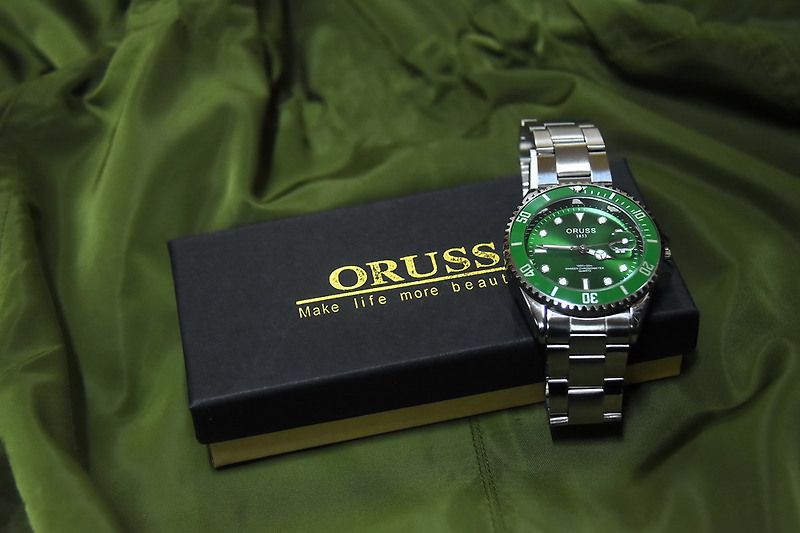 같은 디자인 다른 가격? 회전하는 베젤 ORUSS 1853~~