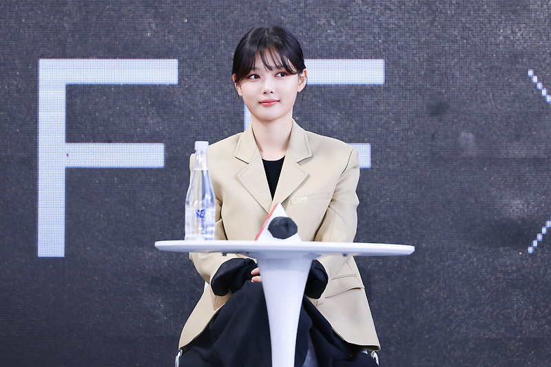 2022.10.08 부산국제영화제 BIFF '20세기 소녀' 오픈토크 - 김유정 20pic