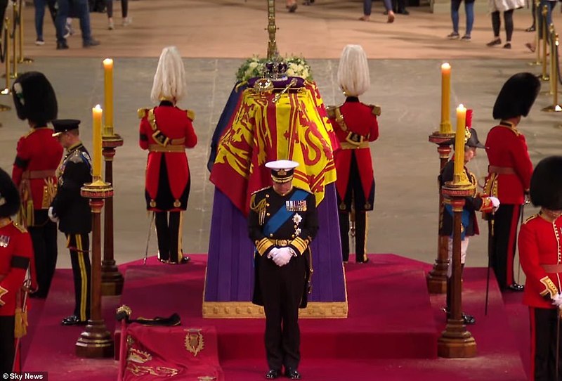 Vigil of the Princes: King Charles, Anne, Edward and Andrew hold vigil ...