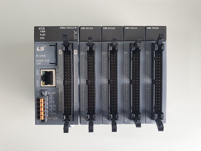 LS PLC XBM-DN32HP,XBE-DC32A,XBE-TN32A