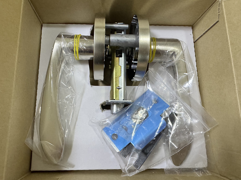 방문손잡이 교체 방법 :: Benjamin's Note