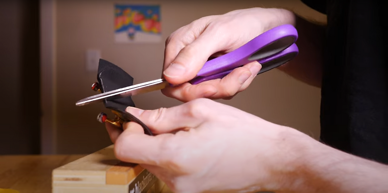 [English] Mike Schneider's New video 'How To Re-Grip a Fingerboard'