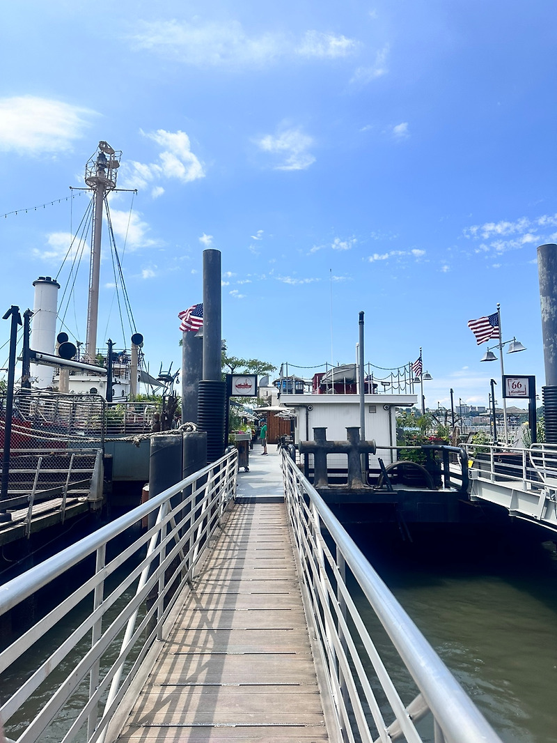 Frying Pan NYC restaurant in Chelsea