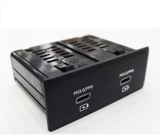 로노코리아 XM3 아르카나 ARKANA E-Tech 하이브리드 #12-2열 C-Type 충전포트 설치