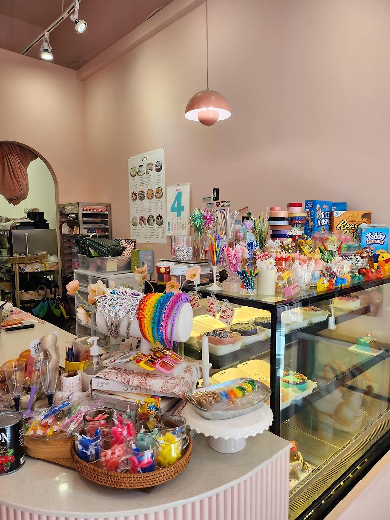 주문 제작 케이크 특별한 날을 위한 커스텀 케이크 웨이크베이크케이크