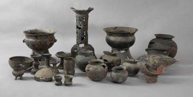 경주 쪽샘 L17호 목곽묘, 중원식 금동허리띠장식 출토