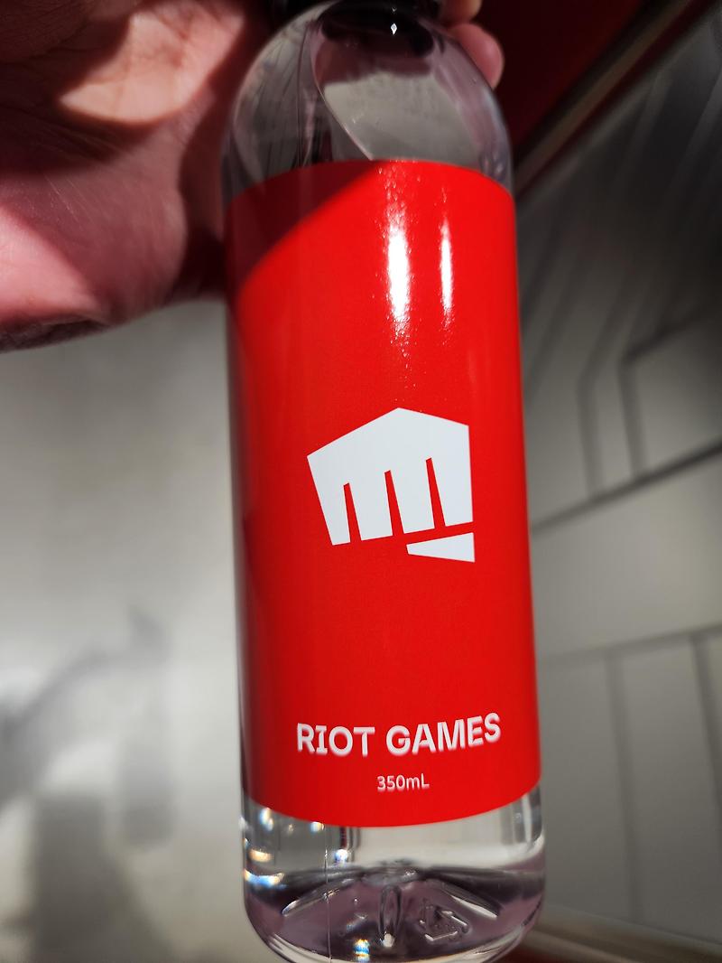 인천국제공항 1터미널 라이엇게임즈 아케이드와 서편 마니타 라운지 이용 후기 Riotgames Arcade And West Matina Lounge In Incheon 