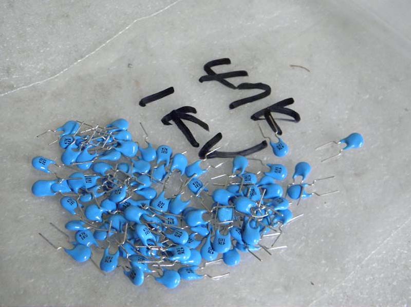 고압 세라믹콘덴서 47K 1KV Ceramic Hi Voltage Capacitor 47pF 1000V(47K 1KV) 판매합니다.