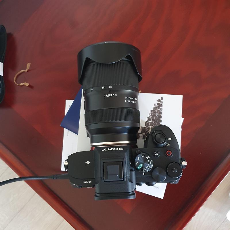 다시 사진 생활을 위해서 카메라를 질렀다 소니 A7M4 와 탐론 28-75 G2