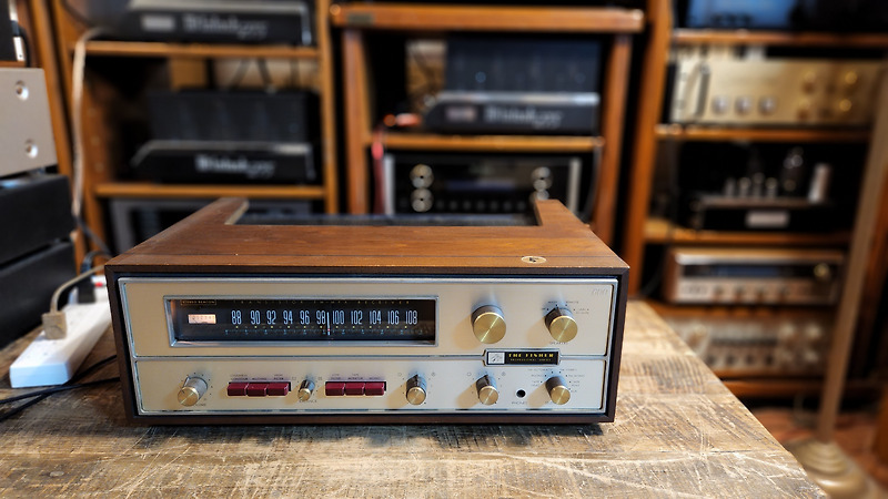 자주 나오지않는 THE FISHER 피셔 사의 600-T 빈티지 리시버 입니다-A급 튜너부진공관-