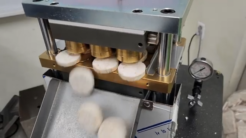 Puffed cake and popped chips can be produced together in the SYP4509 ...