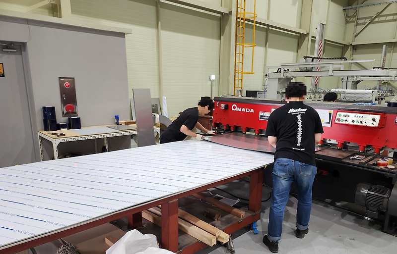 STS 304 1.5t 1524*3048 판재 판매 및 샤링 작업 현장