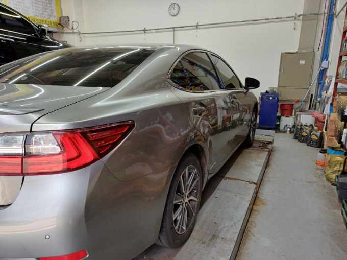 렉서스es 차 문 잠금장치 작동 안됨 렉서스 Es 차 문 잠금장치 도어록이 잠기지 않고 열리지도 않음렉서스 차 문이 잠기지 않음렉서스es 도어액츄에이터 고장 수리