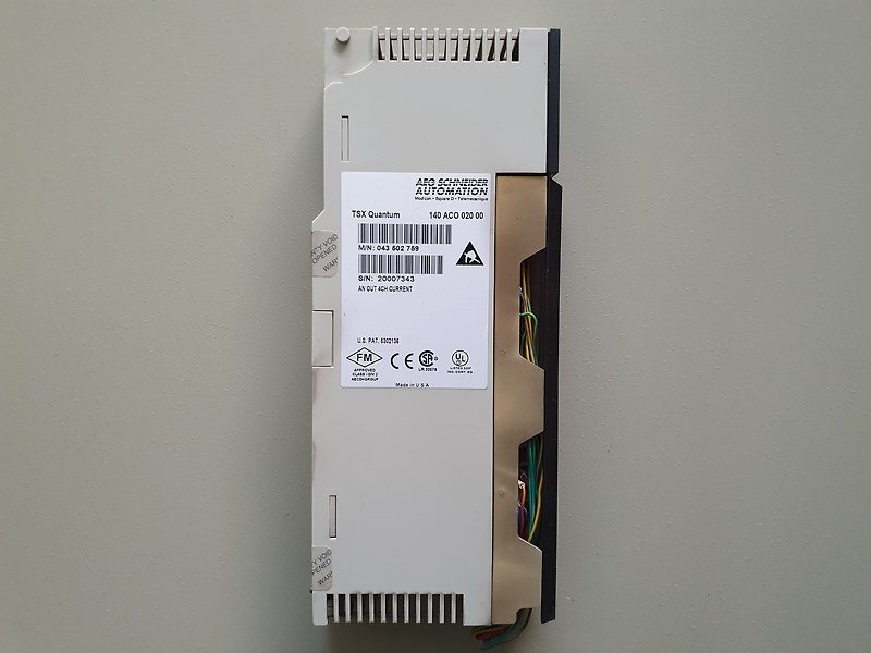 Schneider Electric 140ACO02000 Analog output TSX Quantum 140 ACO 02000 Used