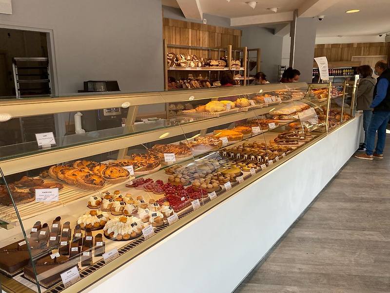 파리 최고의 바게트를 맛볼 수 있는 곳, 블랑제리 라 파리지엔 (Boulangerie La Parisienne)