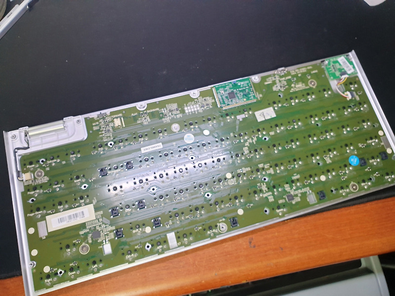 경기도 구리시에서 스위치축 파손으로 Logitech G913TKL YR0076 로지텍 키보드수리