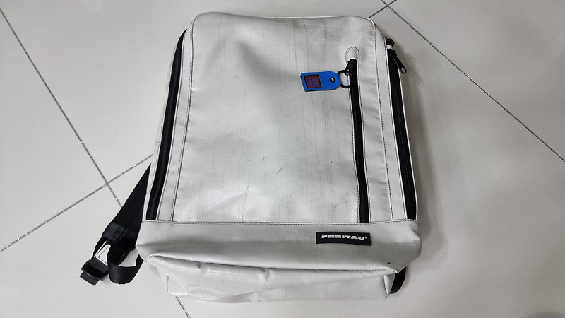 [쇼핑 후기] 프라이탁(FREITAG) 백팩 F306 하자드(HAZZARD) 올 화이트, 올 그레이, 프라이탁 공홈 직구 후기