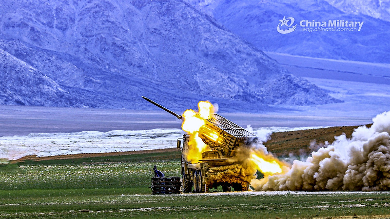 중공의 수많은 MRL중 하나 11식 혹은 PHL-11