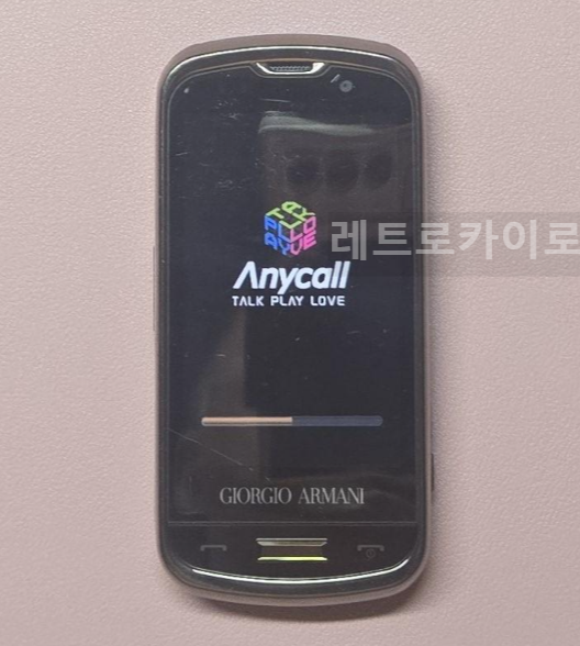 삼성 SCH-W820 아르마니 콜라보: 기술과 스타일의 만남