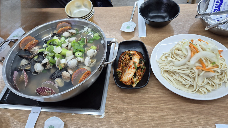 수원 만석공원 근처 맛집, 물총 칼국수 해물 듬뿍 국물 맛이 끝내줘~