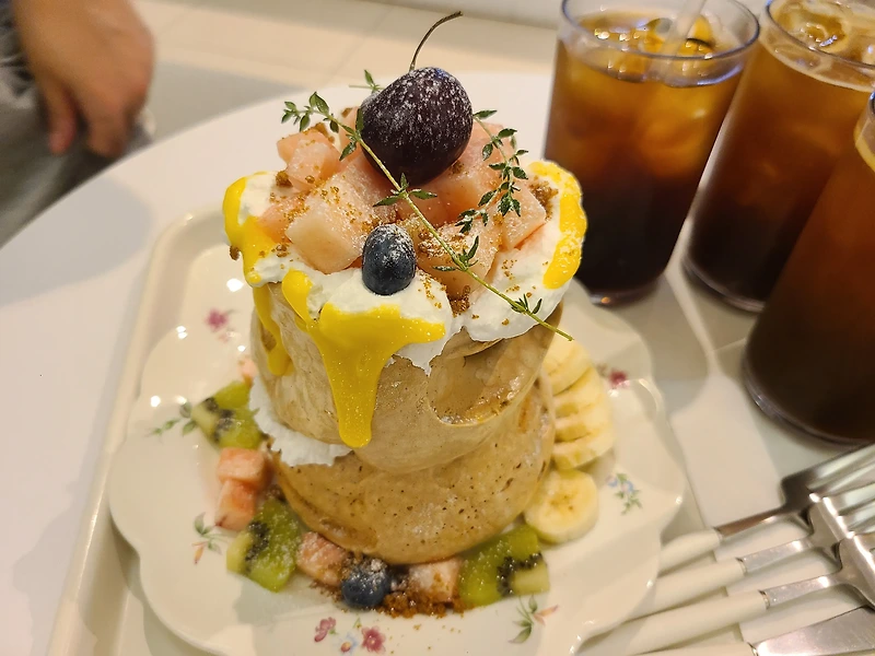 경성대 디저트 카페 '오디오디(odod)' 파블로바 후기, 왕달고나?