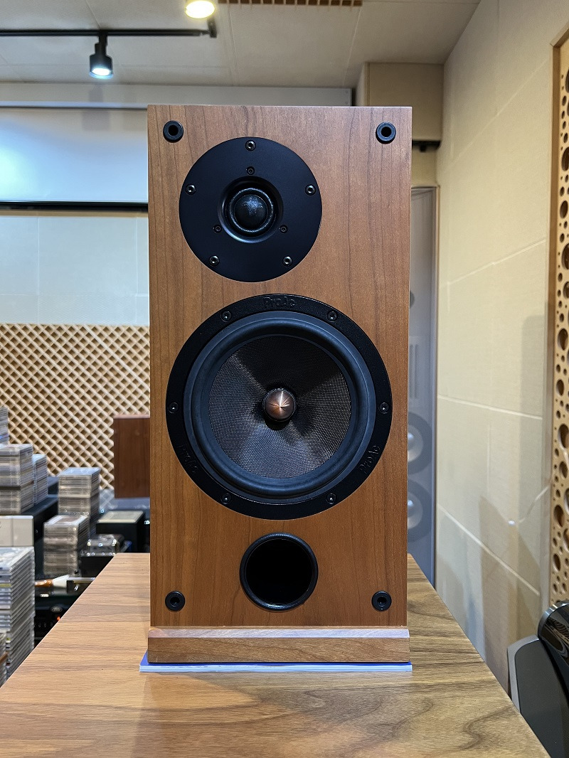 프로악(PROAC) Response D2 스피커-------------------------판매되었습니다.