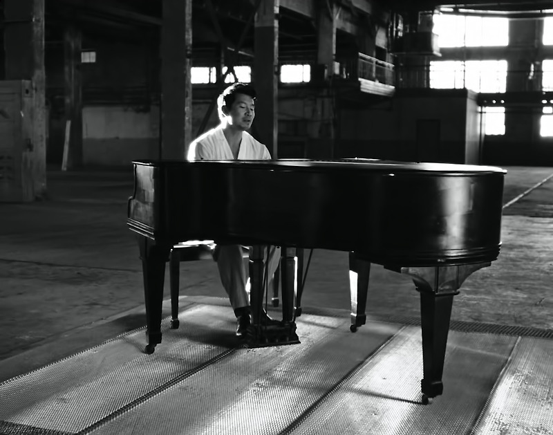 Simu Liu - Don't (5)