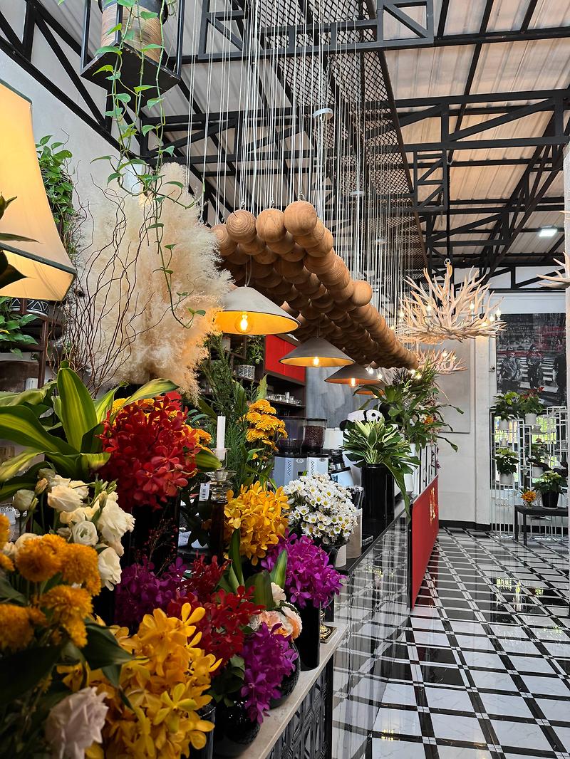 치앙마이 woo카페 아트갤러리