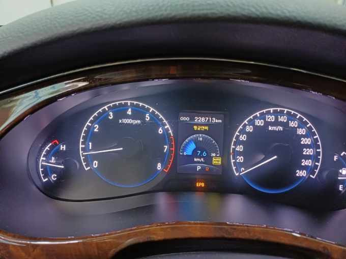 제네시스 자동차 계기판에 Epb와 오토홀드 경고등 들어옴 제네시스 게기판에 Epb 경고등 꺼지지 않음제네시스 주차 브레이크 풀리지 않음 에쿠스 Epb 고장 수리체어맨