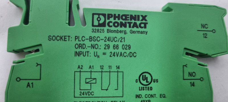PHOENIX RELAY & SOCKET 2961105 & PLC-BSC-24UC/21