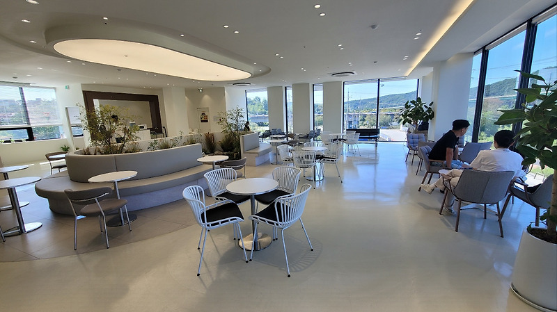 용인 기흥 어썸카페 ASOME 베이커리 카페 기흥호수 산책로 깔끔한 한적한 주차가 편한 전망이 좋은 깔끔한 커피숍 신갈