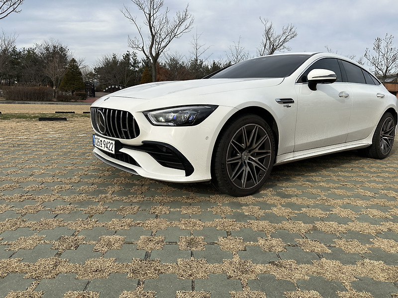 벤츠 AMG GT43 4도어 연비는 과연 어떨까? — 라르테즈