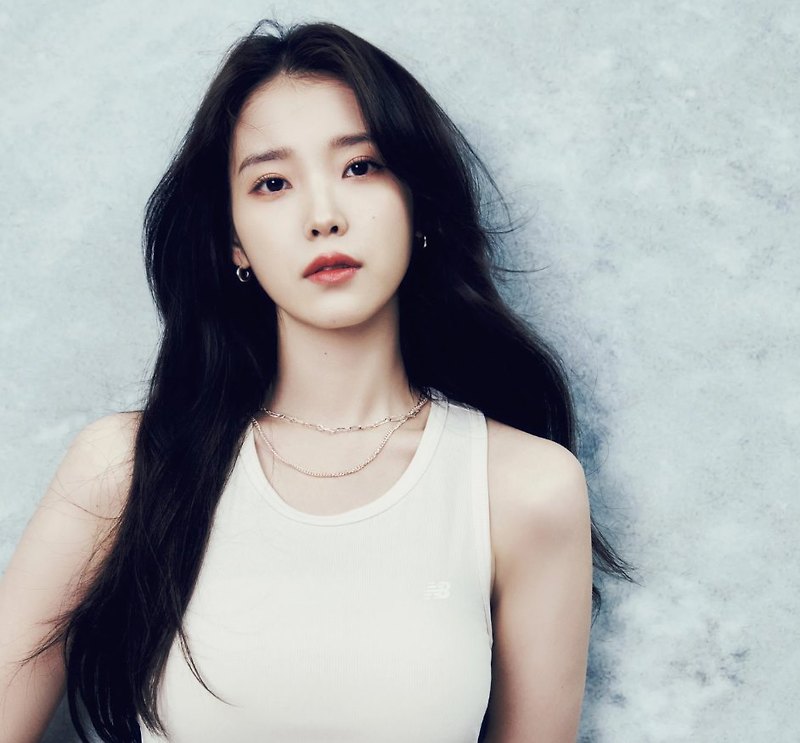 [HD] 아이유(IU) 뉴발란스 1906R 고화질 화보