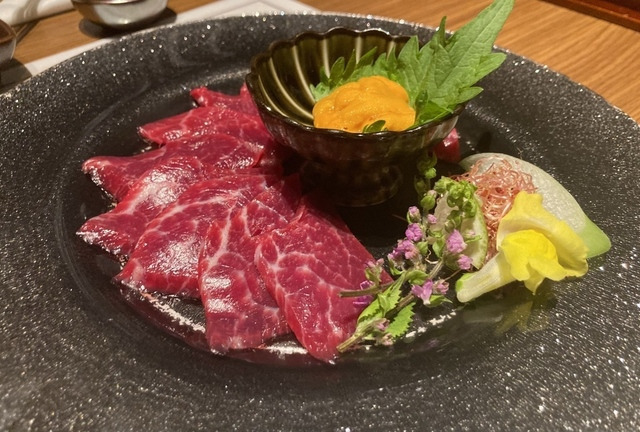 구마모토 바사시(말고기 회) – 규슈에서 즐기는 독특한 육회 문화