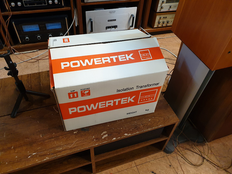 POWERTEK 파워텍사의 AVR-2500 차폐트렌스 입니다 -극상품신형-(ending)