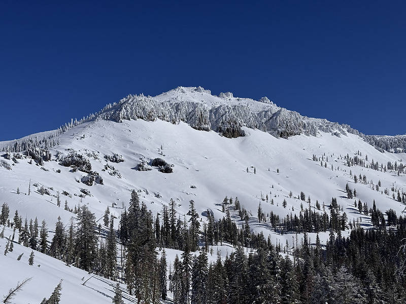 Castle Peak Snowshoeing