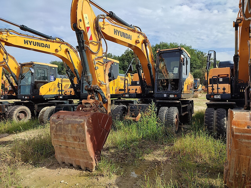 HW145 / 2016년 / 7800만원 / 0323/ 10120시간 :: 현대음성중고유통센터