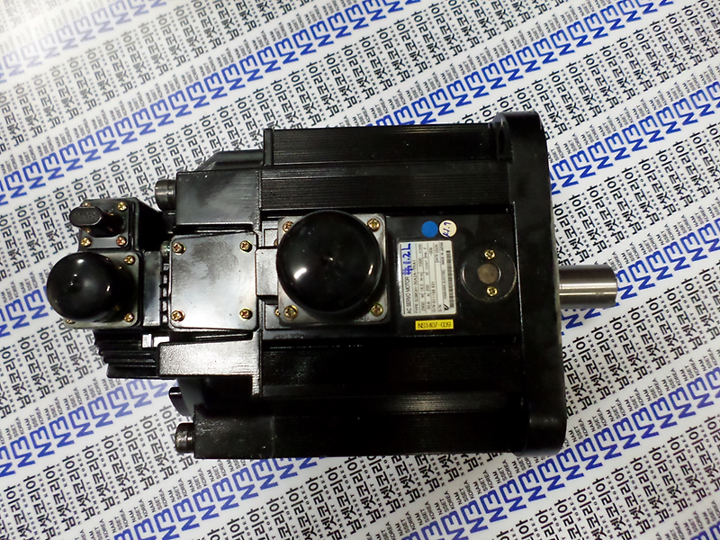 YASKAWA AC SERVO MOTOR