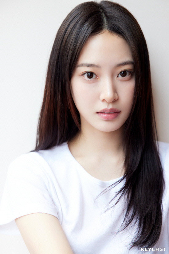 Former K-pop Idol Cho Hye-won Signs Exclusive Contract with KeyEast ...